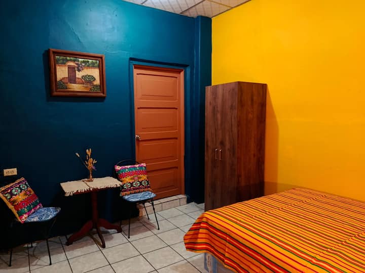 Hospedaje Colonial Con Tina Y Ubicación Céntrica - Santa Ana