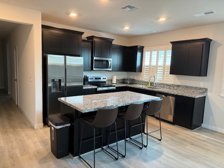 4 Bed 3 Bath West Roseville Home - Roseville