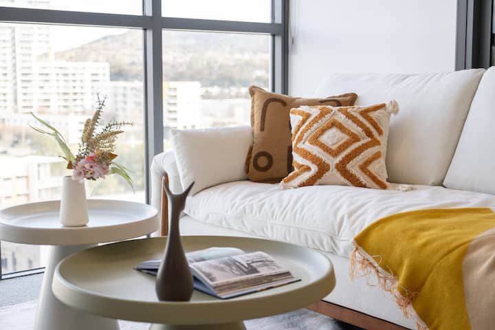 @Elegant Woden Stay Near Hospital, Mall & Parking - Canberra