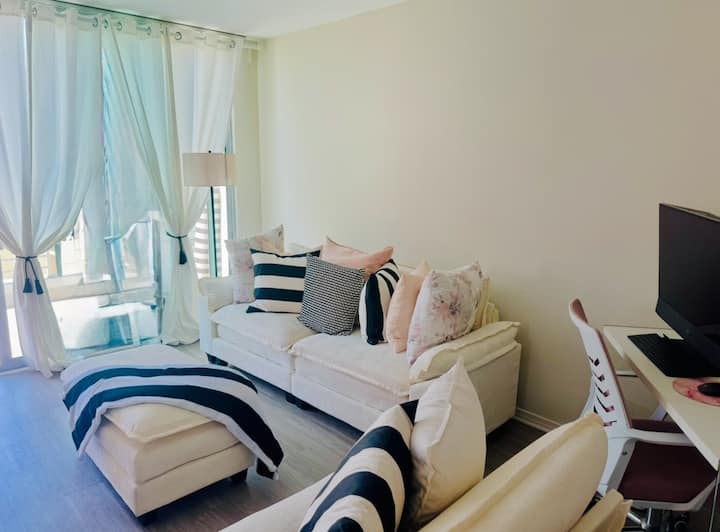 Beach Life Living - Santa Monica, CA