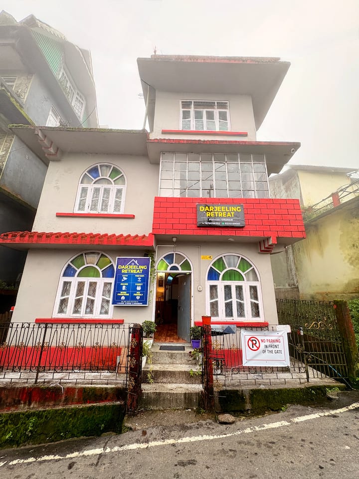 Spacious Wooden 3bhk Luxury Stay In Darjeeling - Darjeeling