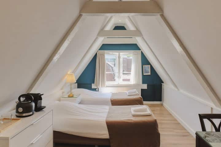 Twin Room - 2 Guest - Hotel Prinsenhof - Garden - Amsterdam