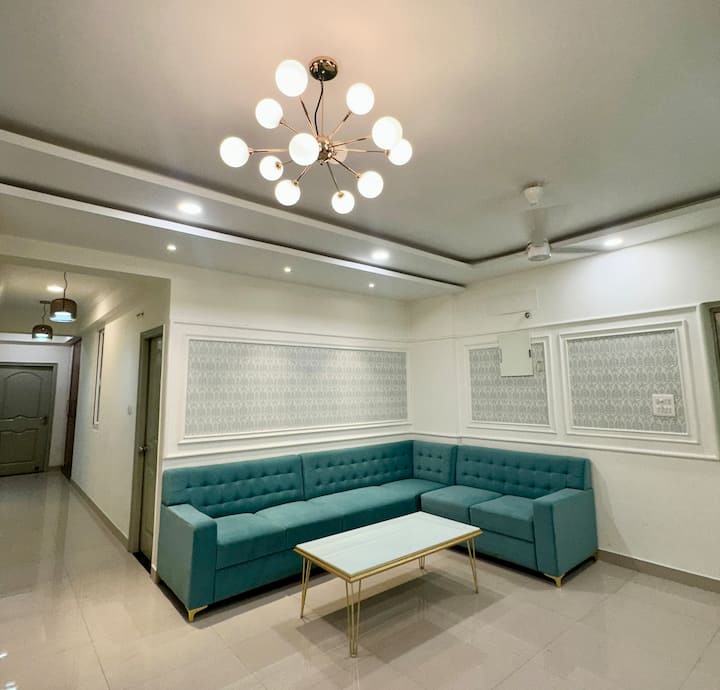 Dhanuka Stays | Pinteresty Luxe Stay | 3 Bhk Flat - Varanasi