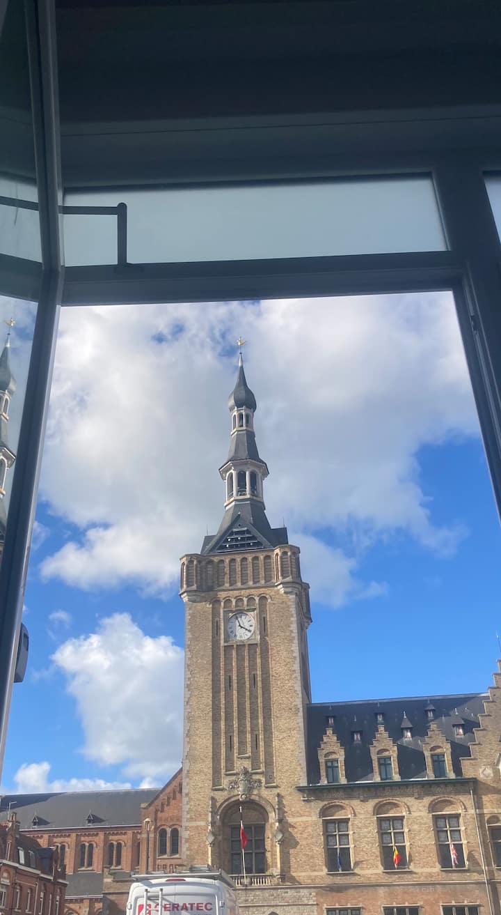 Appart Hyper Centre Rez De Chaussée Avec Extérieur - Bailleul