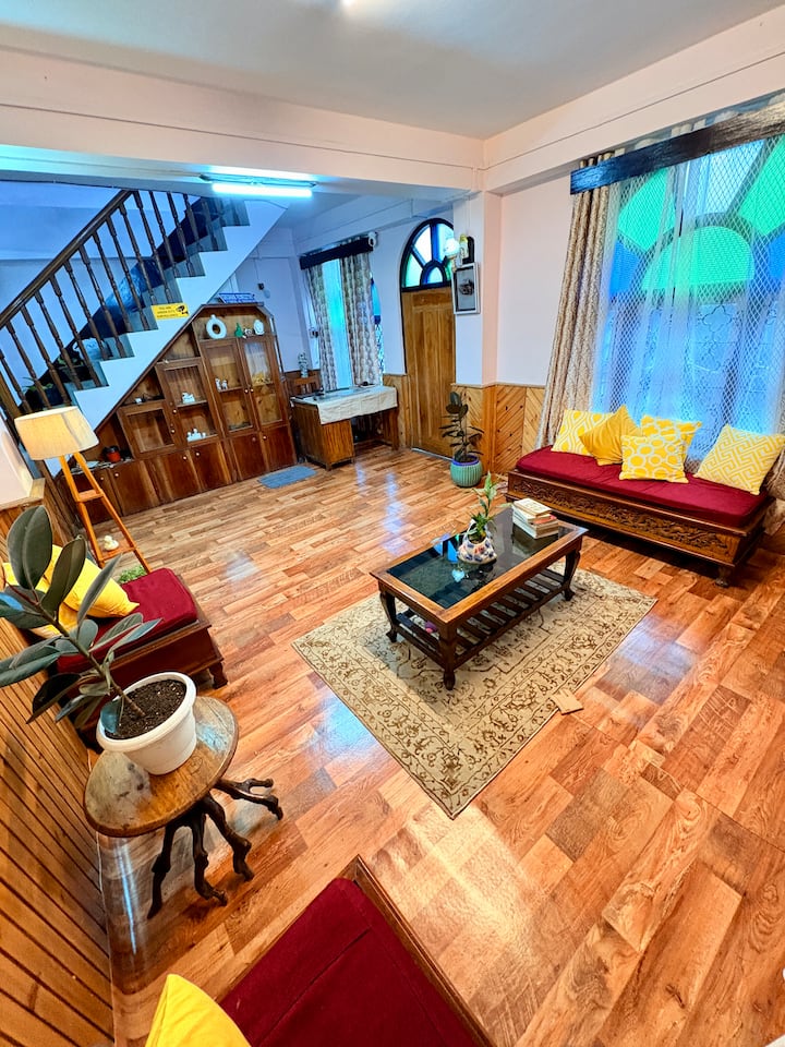 Spacious 2bhk Wooden Apartment - Darjeeling