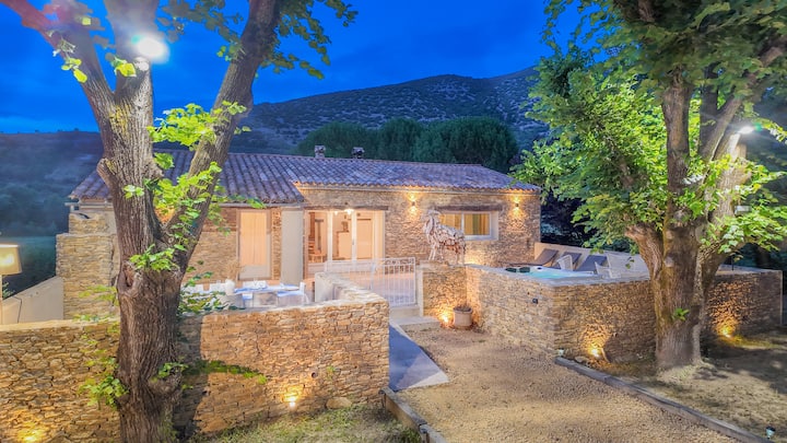 Bergerie Saint Quenin Spa
1 à 10p-rivière-pmr-clim - Mont Ventoux
