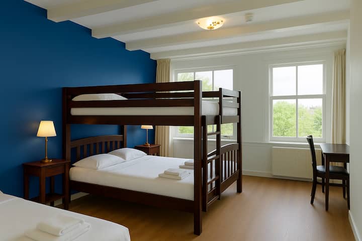 Family Room - 4 Guest - Hotel Prinsenhof - Canal - Amsterdam