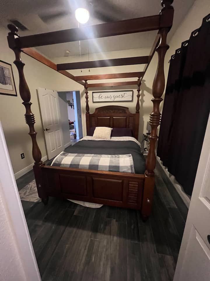 Cozy Private Room/bathroom Bulldog Lovers Welcomed - Land O' Lakes, FL