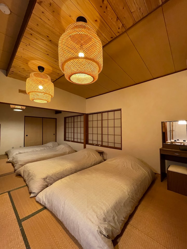 【一棟貸し、水仙、河津桜祭】最大４名様。河津駅まで30分！徒歩圏内にスーパー、海鮮居酒屋やbar！ - Shimoda