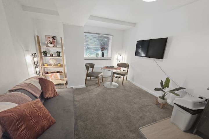 Cosy 1 Bedroom Flat Sleeps 2 Free Wi-fi - The County Ground