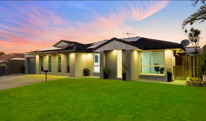 Modern Family Home In Quiet Calamvale Location - Springwood