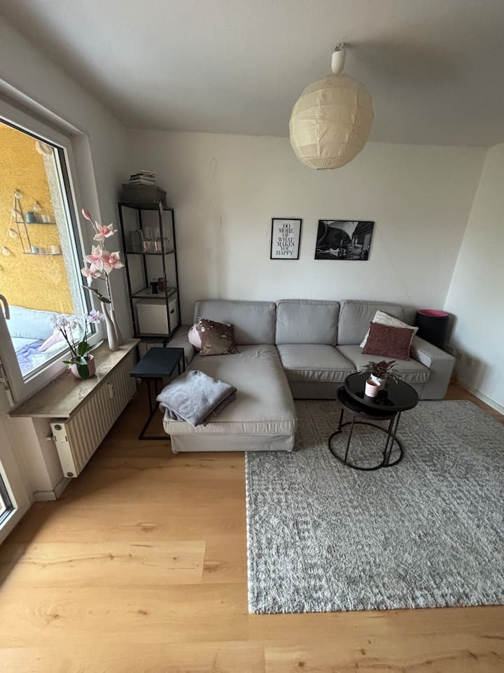 Möblierte 2-zi-whg, Balkon, Min. 5 Monatemietdauer - Stuttgart