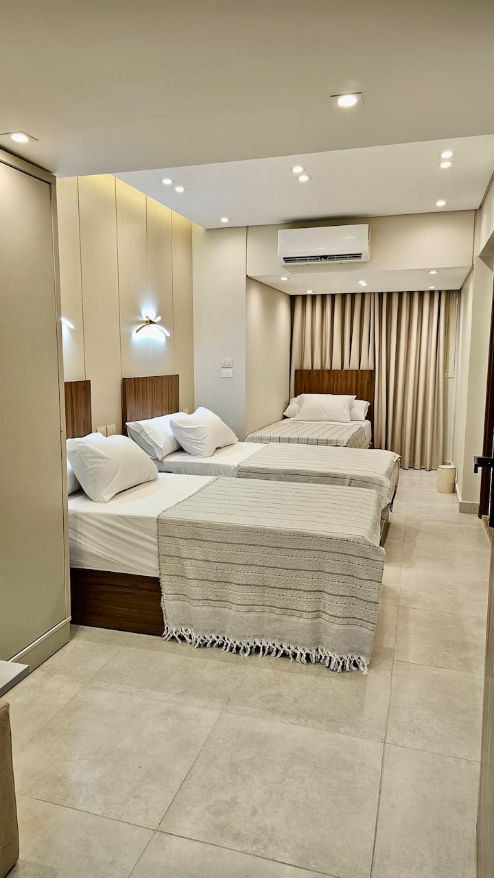 Triple Room In Historic Church By Landmark Stays - Le Caire