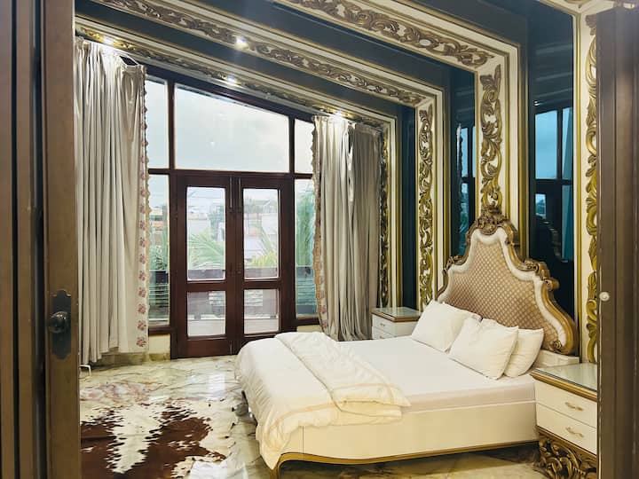 Royal Sky Garden 750 Yds Bungalow At Dha Phase 5. - Karachi