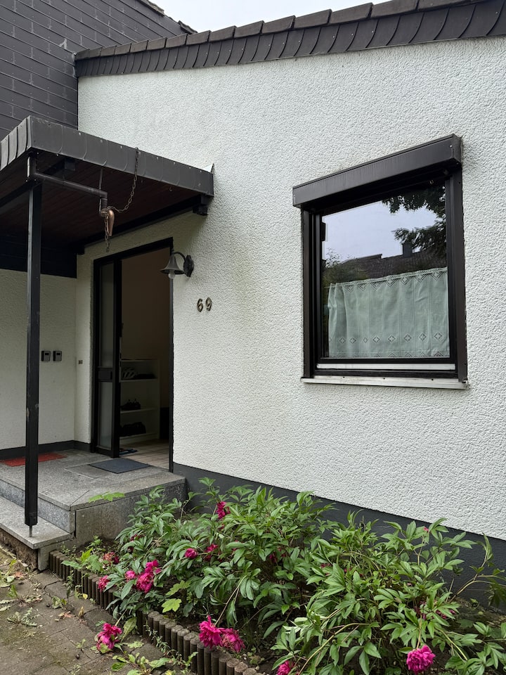 Ein Gemütliches Zimmer Für Alle Reisenden - Bonn