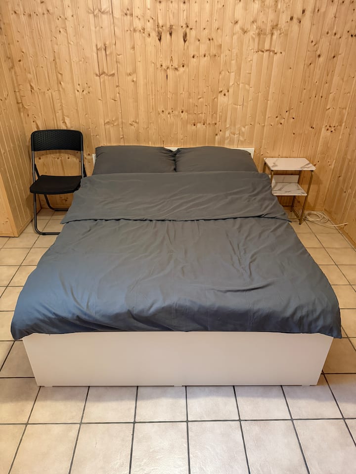 Ein Gemütliches Zimmer Für Alle Reisenden - Bonn