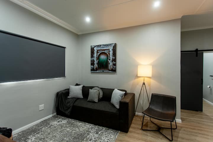 Contemporary Karoo - Graaff-Reinet