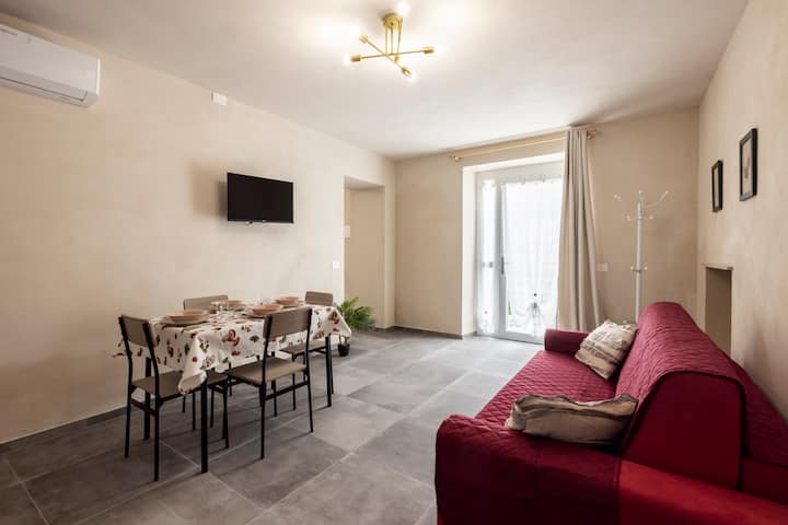 Hillside Escape [Grignolino] - Casale Monferrato