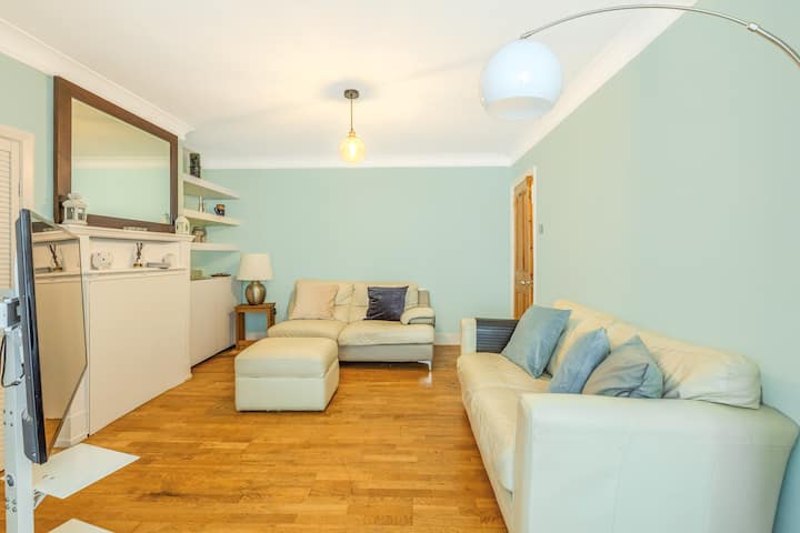 Lovely 1-bed Flat, 3 Mins To Tube & Near Park - London