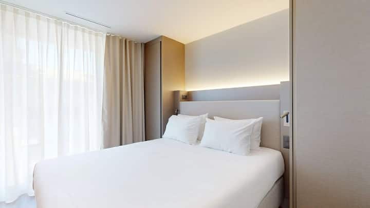Refurbished Studio In The Heart Of Geneva 037000 - Genf