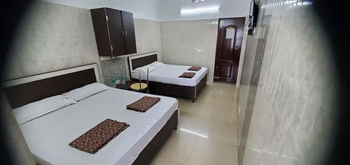 Trible Deluxe A/c Room Bmr Stay - Pollachi