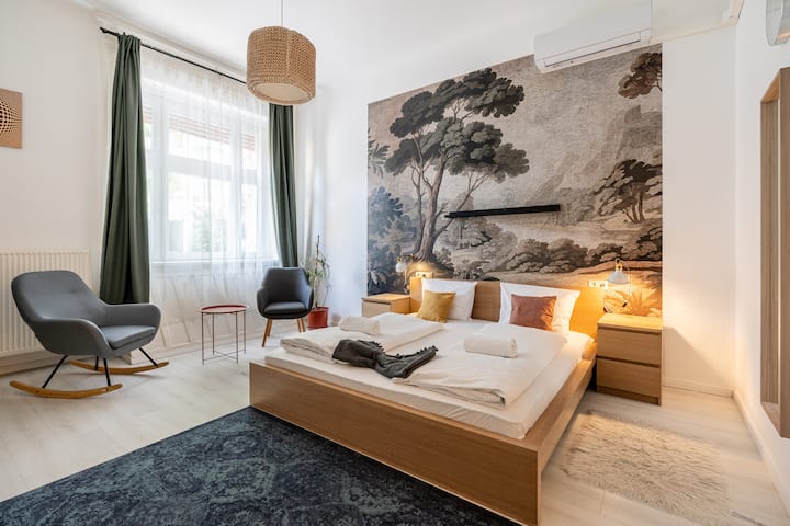 Foothills Apartment - Budapest