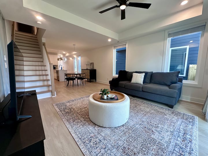 Urban Dwtn Luxe Loft | Rooftop Terrace + Garage - Raleigh, NC