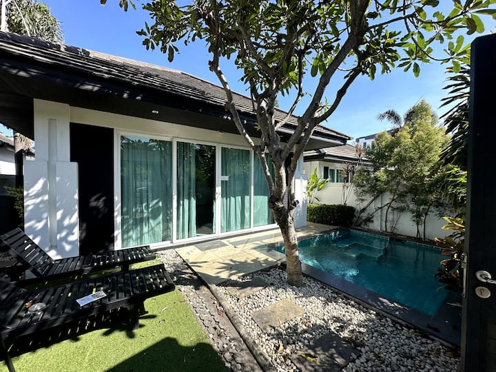 Stylish Jomtien Villa | Pool, Jacuzzi & Grill - Pattaya City