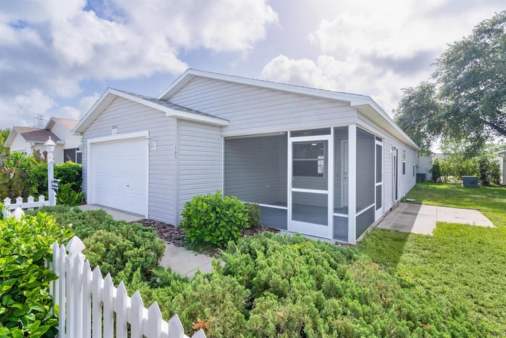 5-star Luxury | Prime Location & Top Amenities - Lake Weir, FL