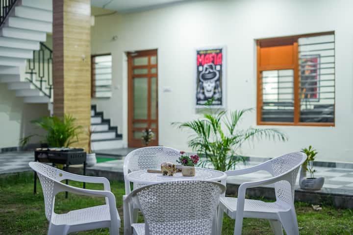 Las Vegas Party House By Aerogreen Homestays - Sahibzada Ajit Singh Nagar