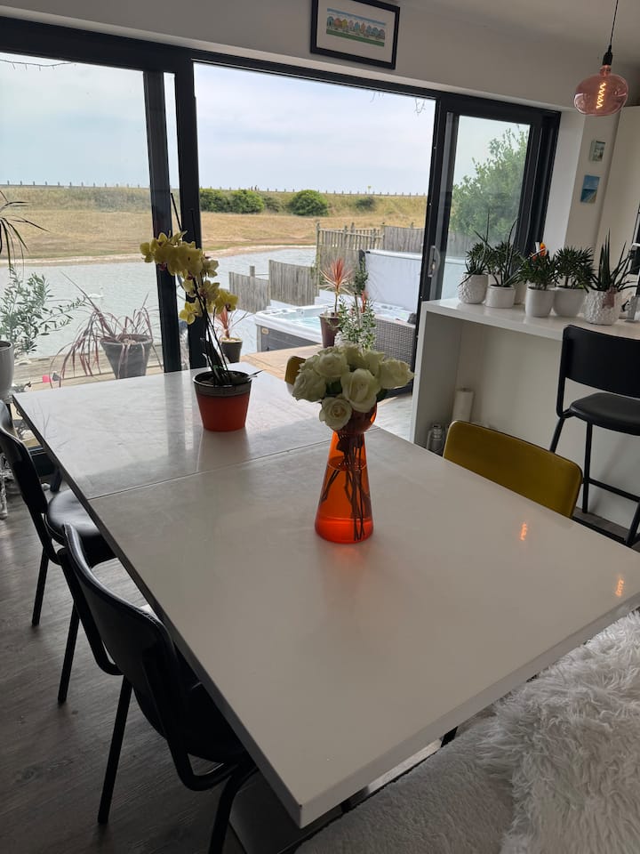 Seafront Home On Beach/lagoon With Hot Tub - Brighton and Hove