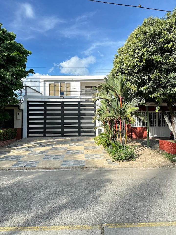Hermosa Casa En El Barrio Polo Club Con Piscina - San Martín