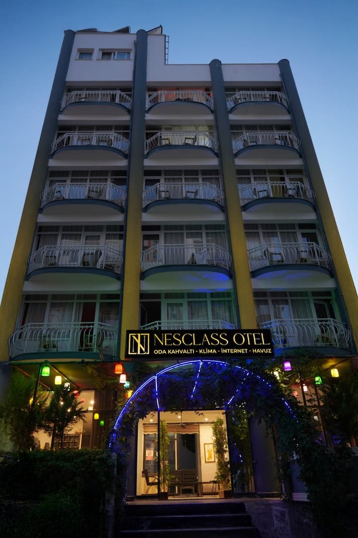 Merkezde Iki Kişilik Oda - Kuşadası