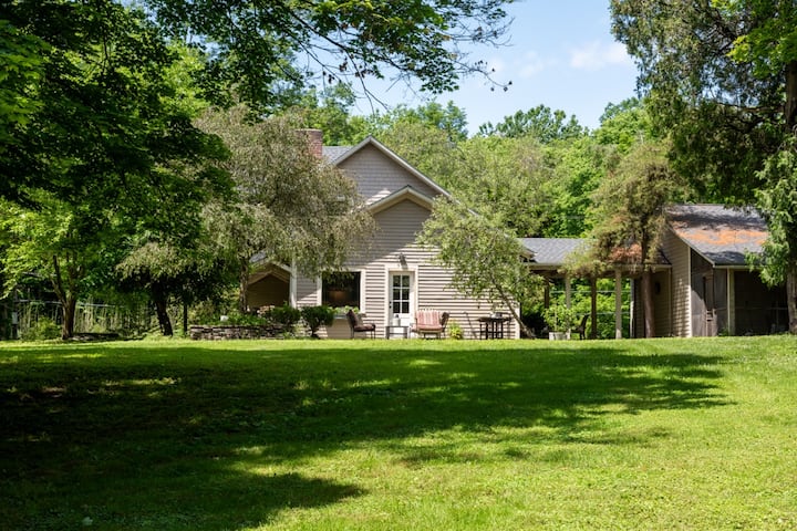 Hudson Pond - 2 Bedroom Guest Home - Hyde Park, NY