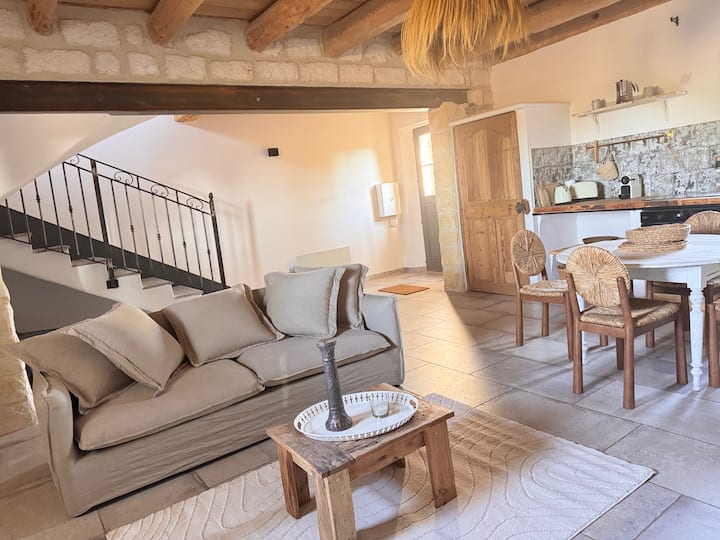 Maison Des Vendangeurs: Gîte De Charme En Camargue - Vauvert