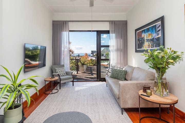 Cosy Home With Gorgeous Views - Cape Town