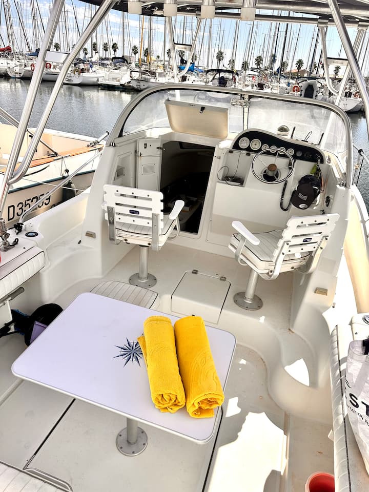 Nuit Insolite Sur Un Bateau - Gruissan