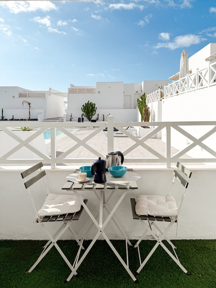 Flower Beach Pool Suite - Arrecife