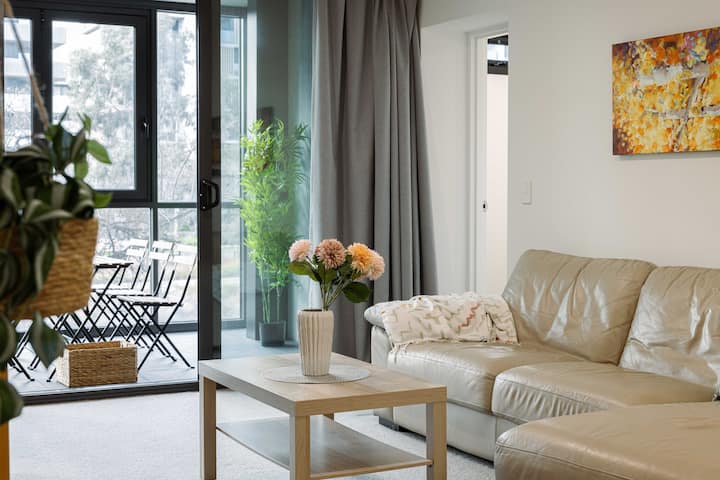 Lyneham Retreat • Spacious 3br + Free Parking - Canberra