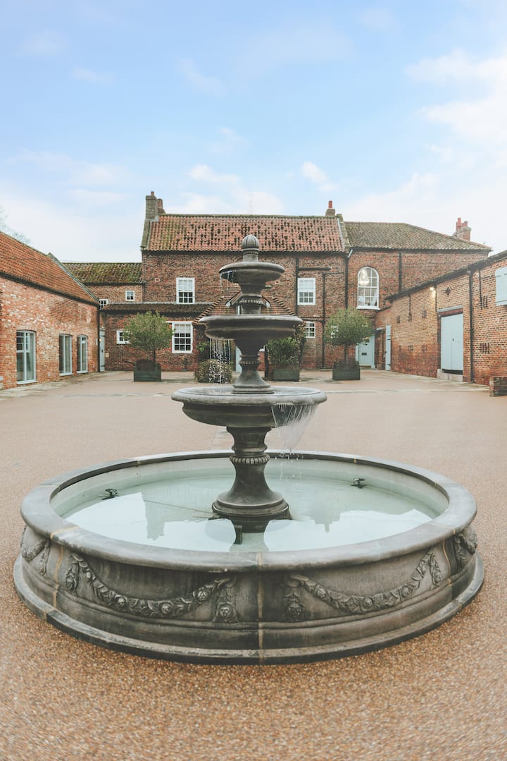 Manor House With Hot Tub - Selby