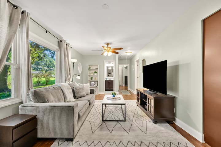 Cozy Cottage In East Atlanta - Decatur, GA