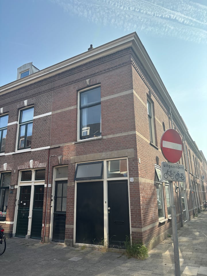 Leuke Studio Voor Een Persoon. - Leiden