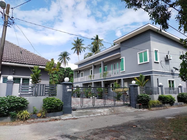 Homestay Kasih Azkha With Private Swimming Pool - Kuah