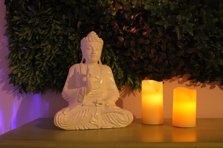 Vicky’s Penthouse - Milo