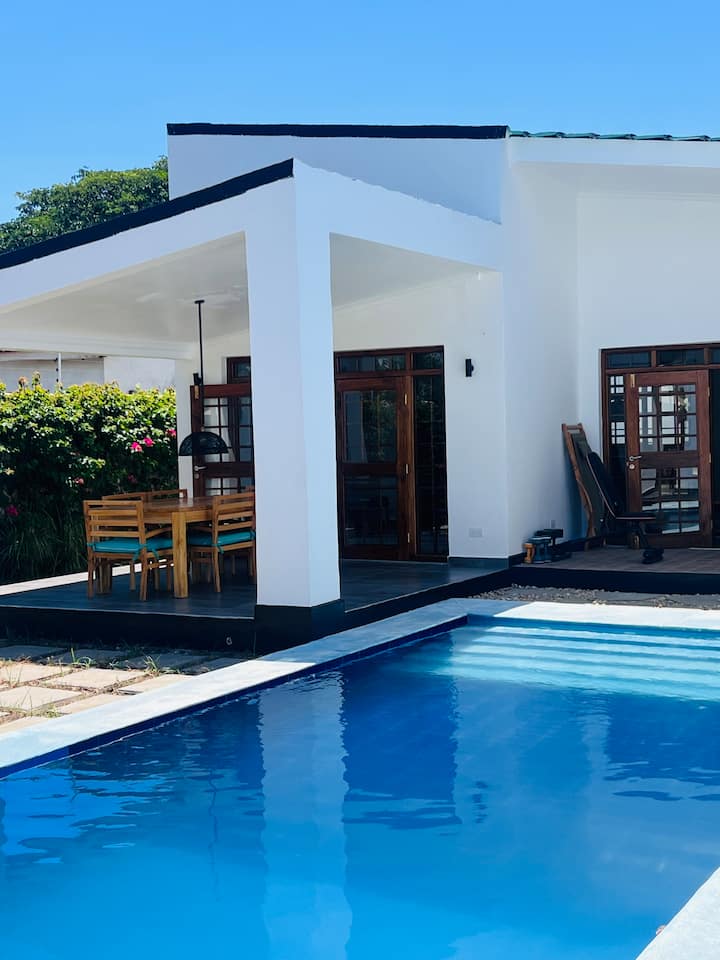 2 Bdr Diani Villa, Private Pool& Free Housekeeping - Diani Beach