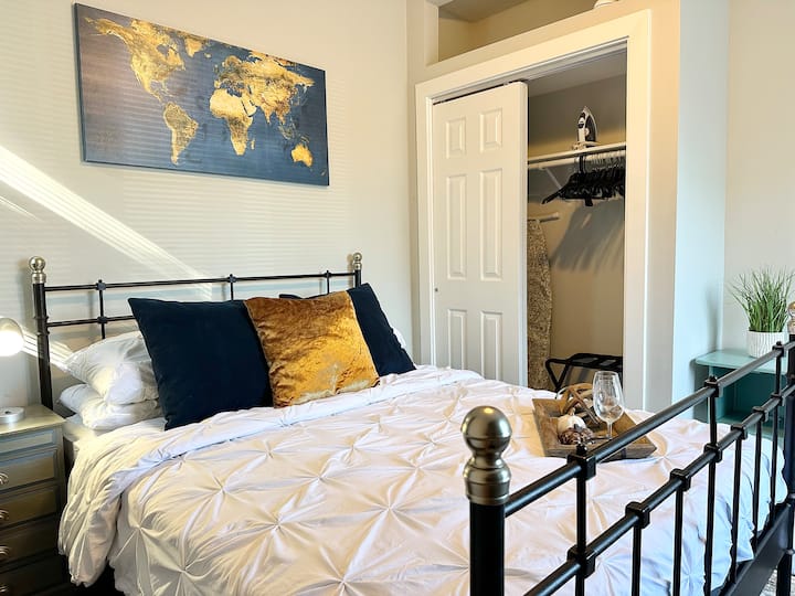 2br/2ba+free Parking+20 Min To Downtown Chicago - Oak Park, IL