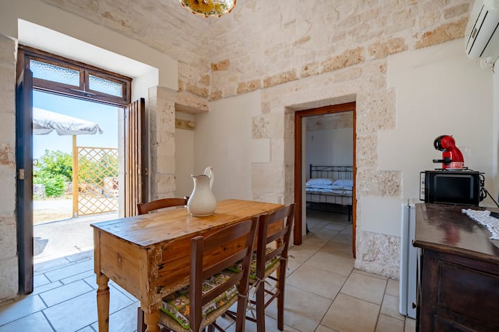 Guesthost - Contrada Mavugliola Patio Apartment - Locorotondo