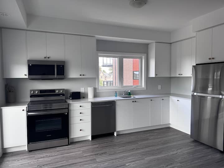 Your Home Away From Home - Kitchener, ON, Canada