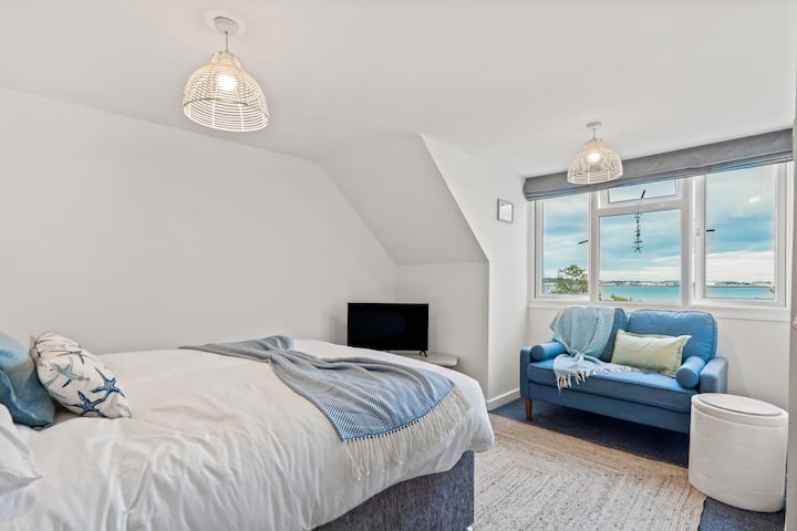 2 Bedroom Self Contained Unit With Sea Views - Jersey