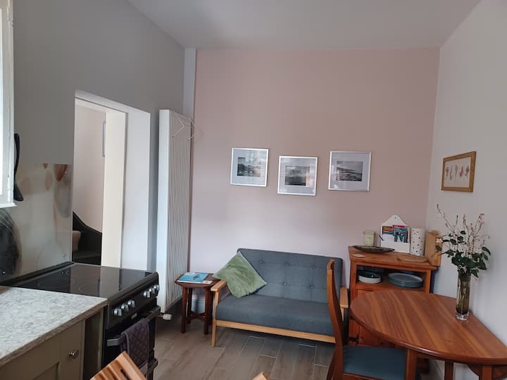 Self-contained Cosy Accommodation For One / Two - Crewkerne